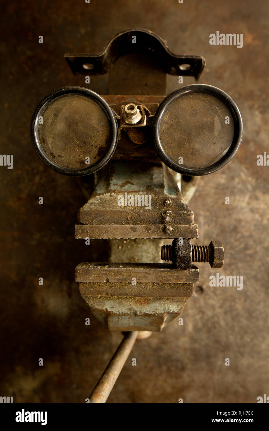 Face tools hi-res stock photography and images - Alamy