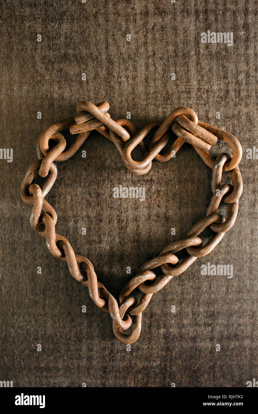 Chain heart hi-res stock photography and images - Alamy