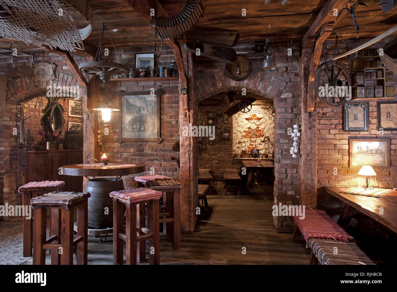 Rustic Restaurant Seating Stock Photo - Alamy