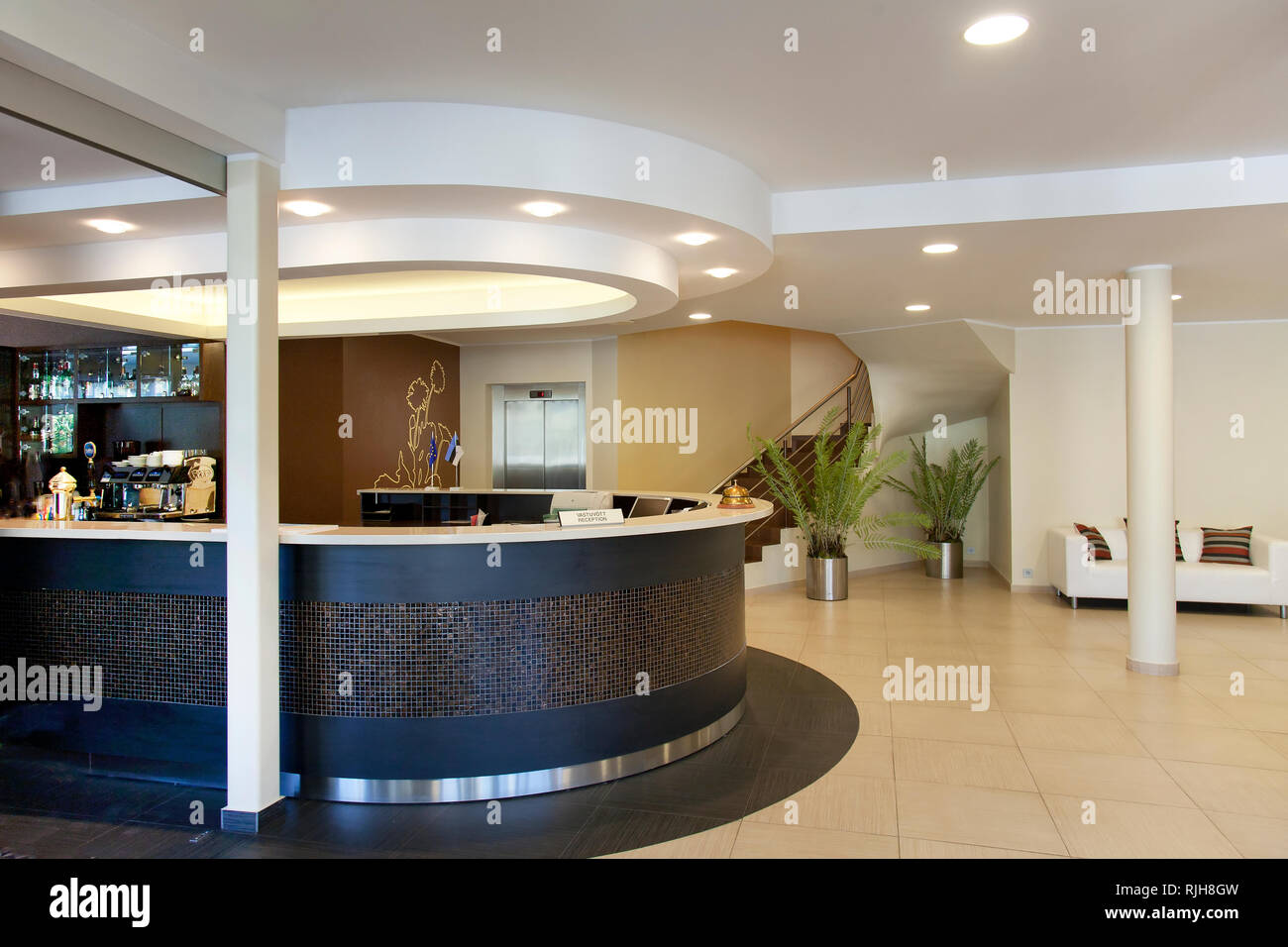 Hotel Front Desk Stock Photo - Alamy