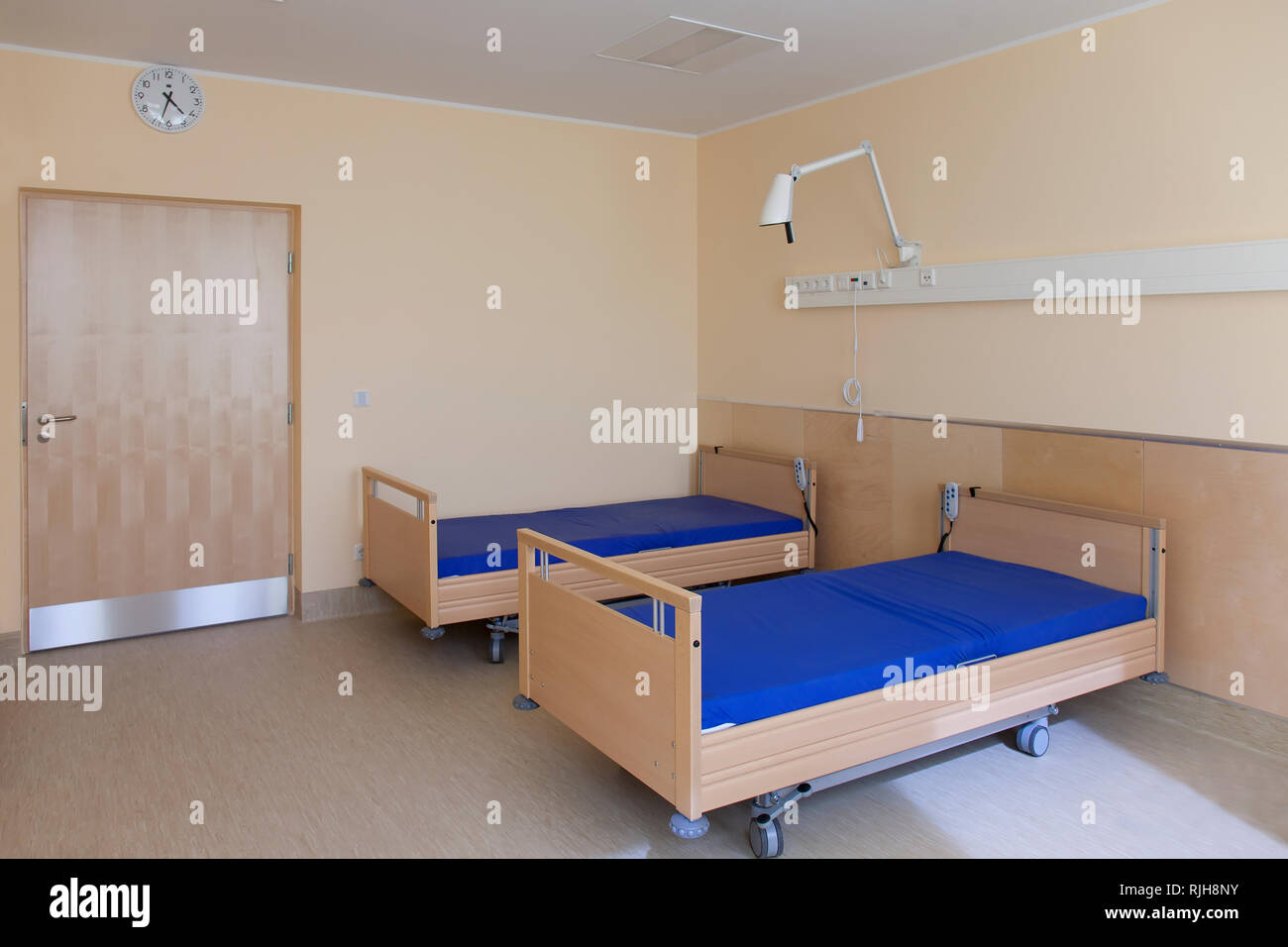 Hospital Room Interior Stock Photo - Alamy