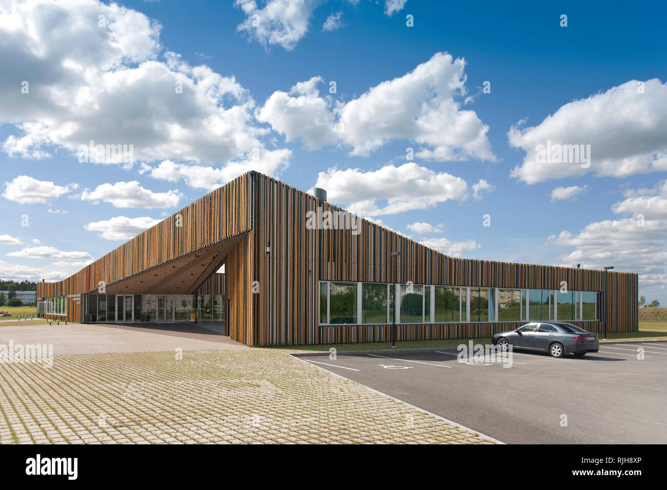 Contemporary Office Building Stock Photo - Alamy