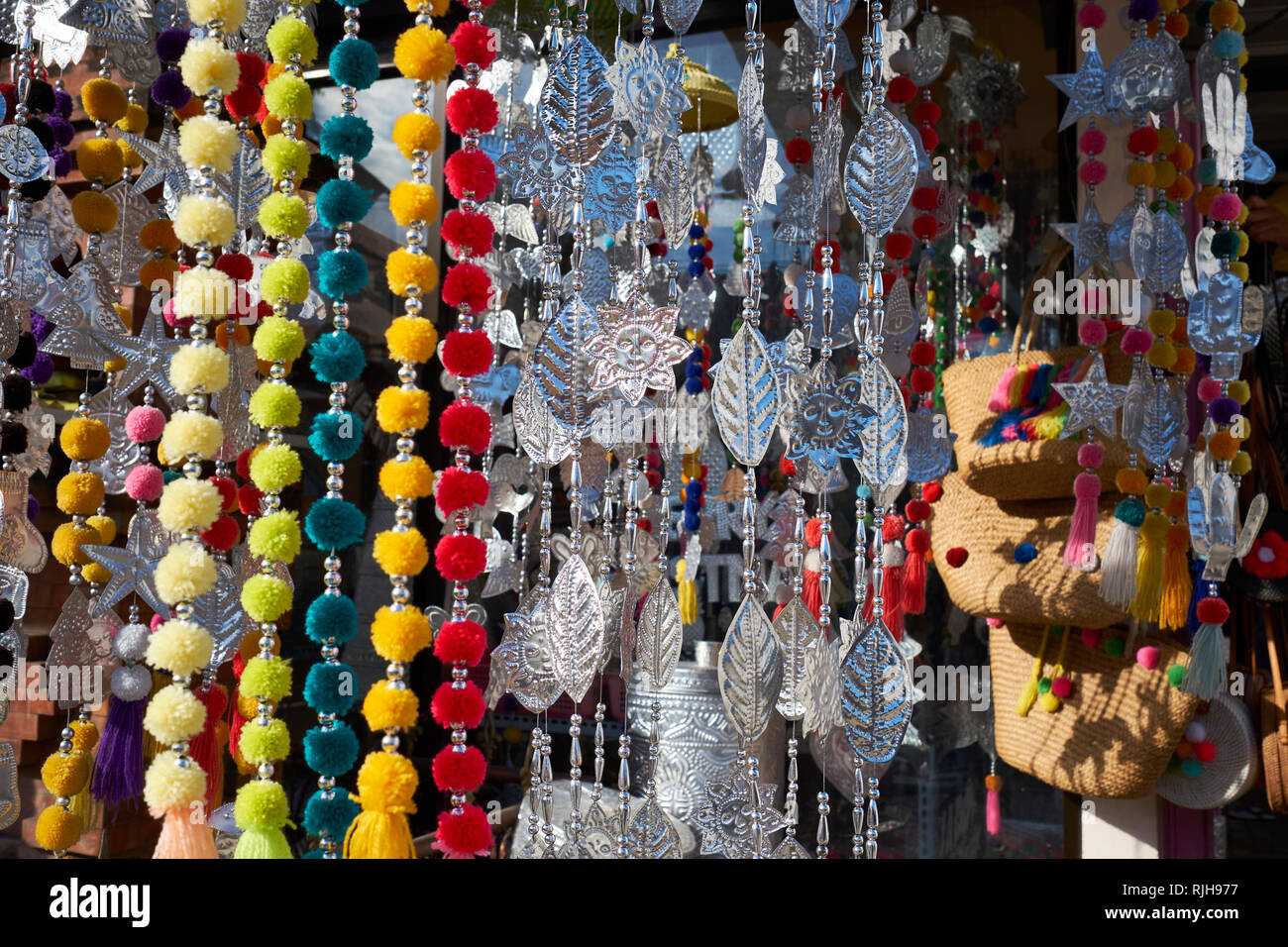 Souvenir shop with necklaces, Seminyak, Bali, Indonesia Stock Photo - Alamy