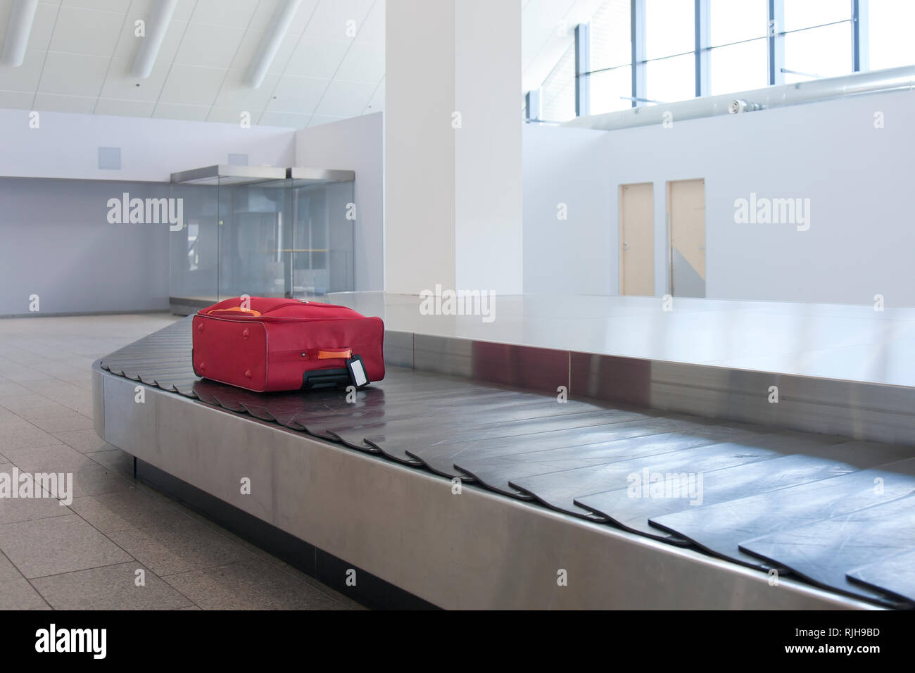 Airport Baggage Claim Stock Photo - Alamy