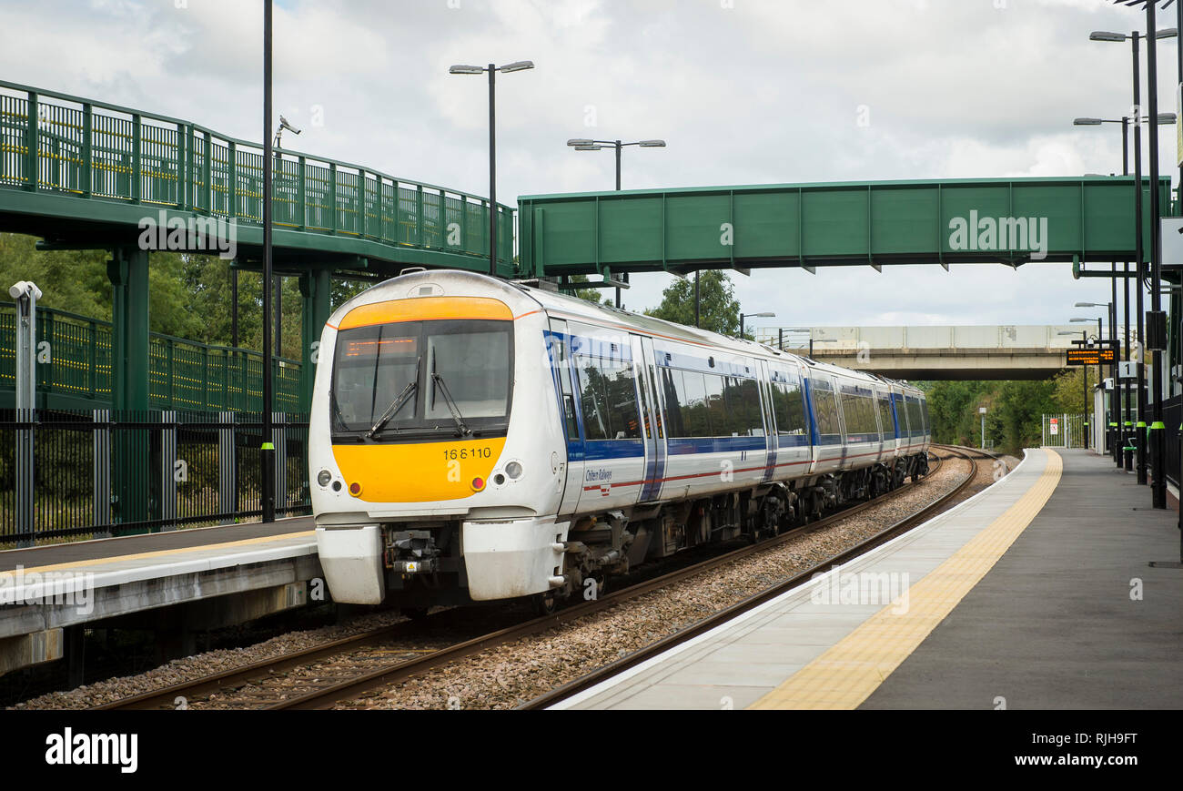 Class 168 train hi-res stock photography and images - Alamy