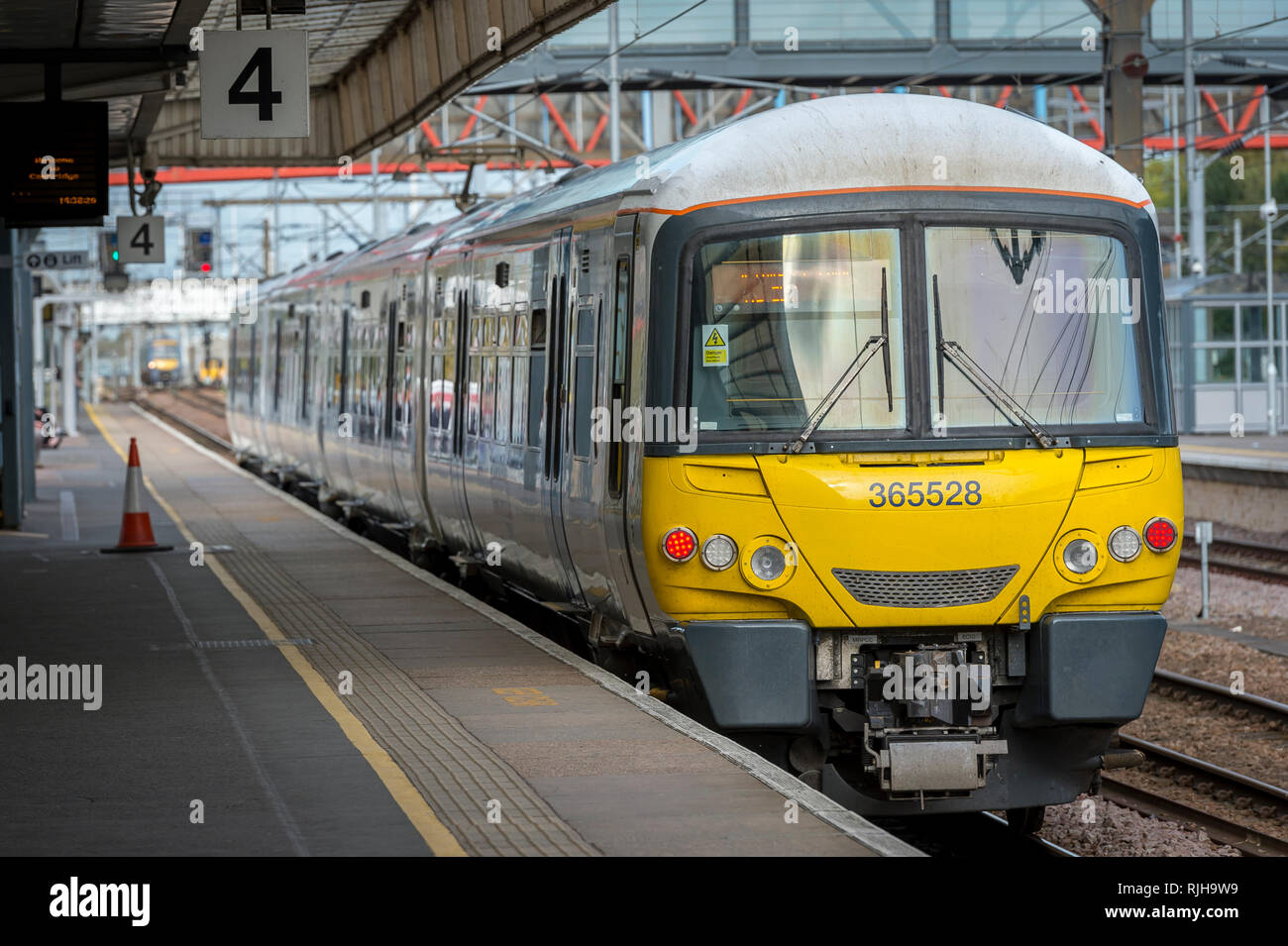 British rail class 365 hi-res stock photography and images - Alamy