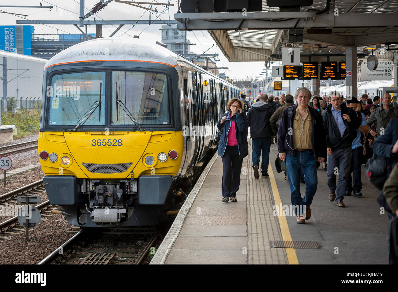 Class 365 Networker Express dual voltage electric multiple unit train ...