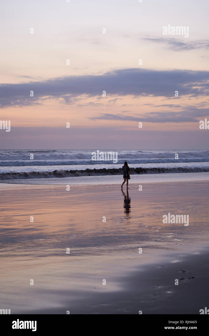 Seminyak beach resort hi-res stock photography and images - Alamy