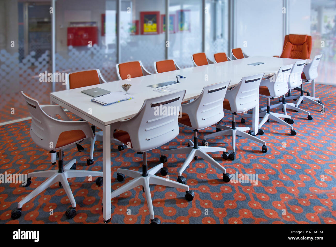 Empty conference room Stock Photo - Alamy