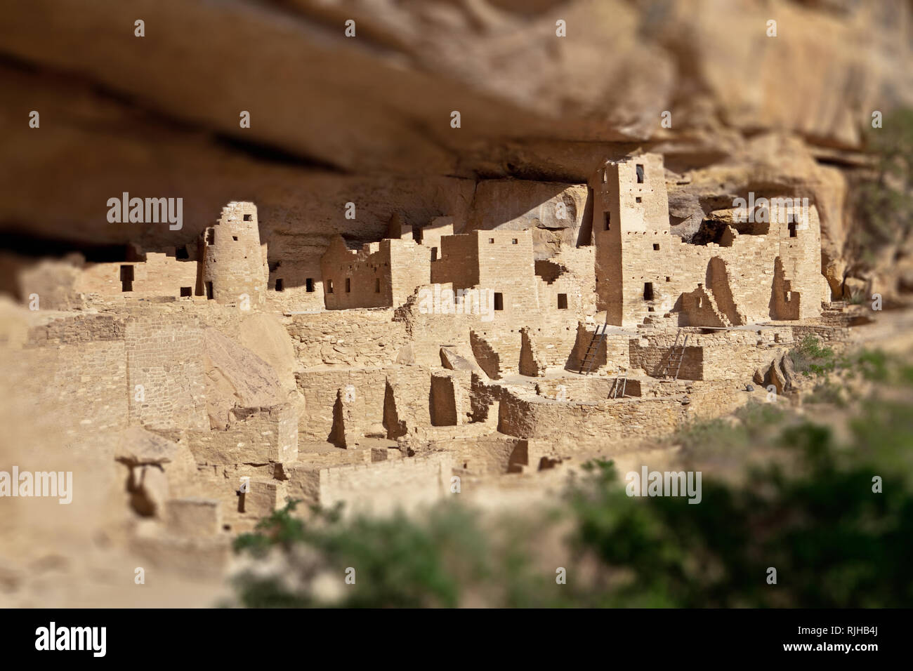 Native American Cliff Dwellings Stock Photo - Alamy