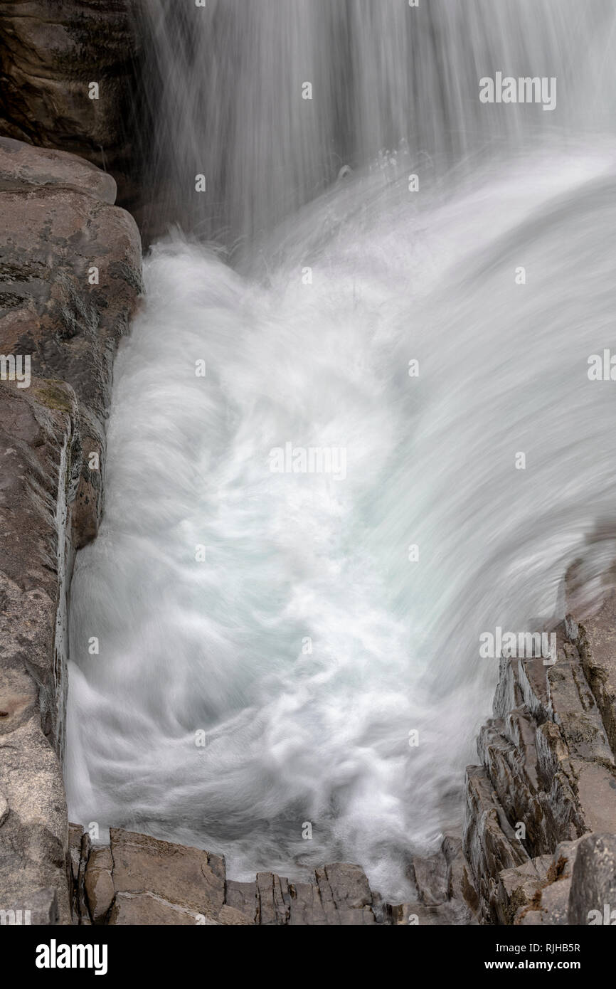 Waterfall athabasca falls hi-res stock photography and images - Alamy
