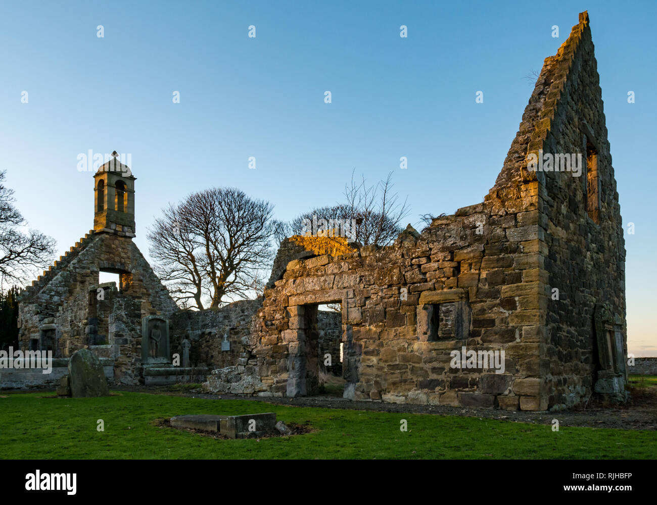 Old gladsmuir parish church hi-res stock photography and images - Alamy