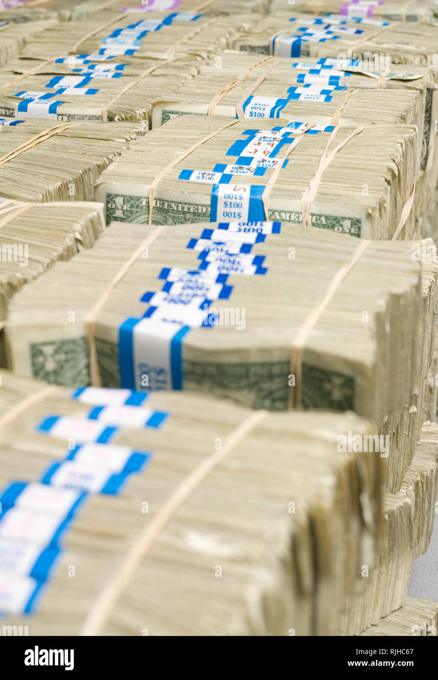 Bundles of one dollar bills hi-res stock photography and images - Alamy