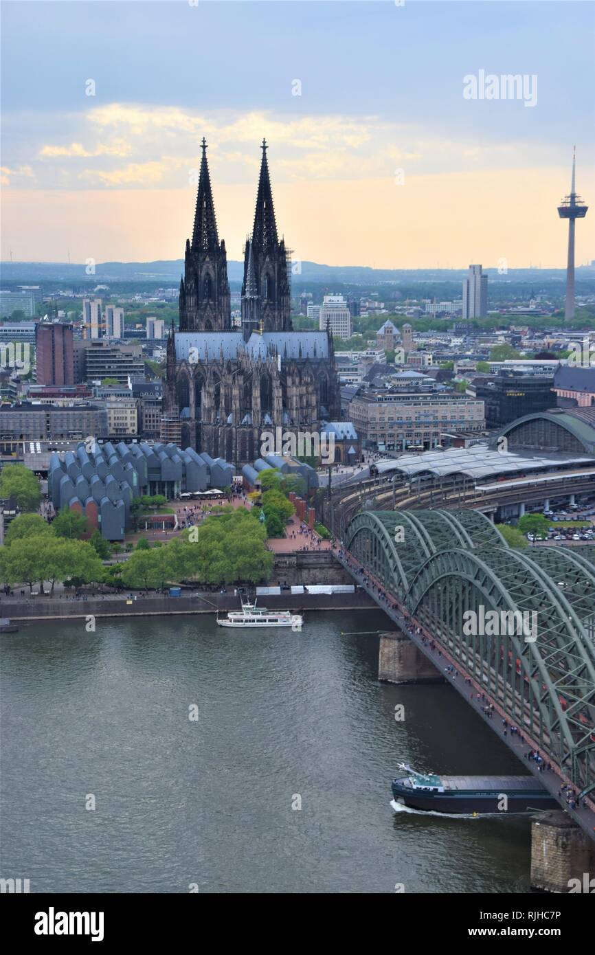 Panoramic view of Cologne Cathedral and Hohenzollern Bridge, Germany ...