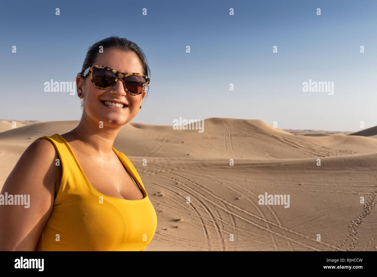 UAE/ABUDHABI - 13 DEZ 2018 - Young girl smiling with the Abu Dhabi ...