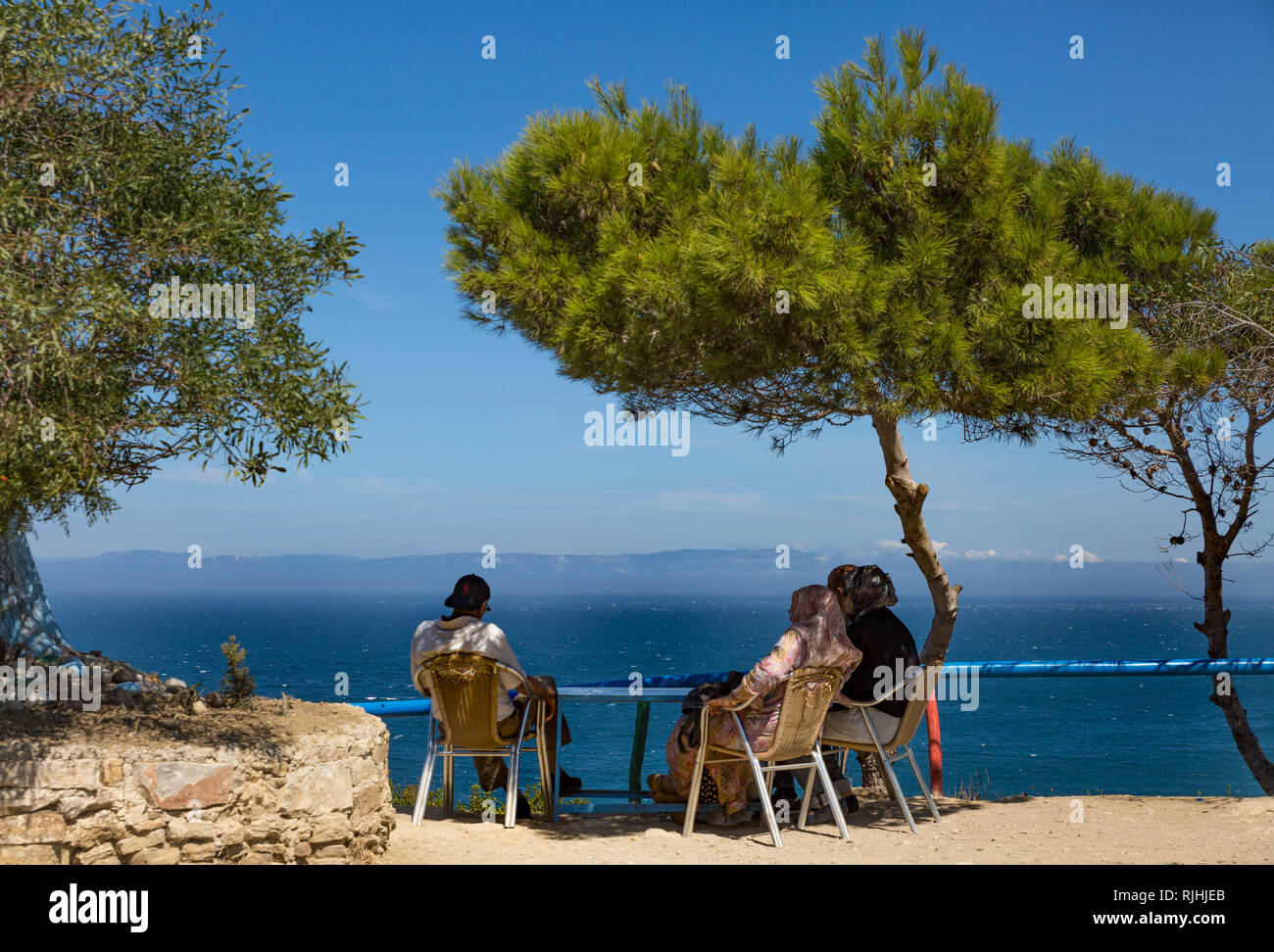Cool shady courtyard hi-res stock photography and images - Alamy