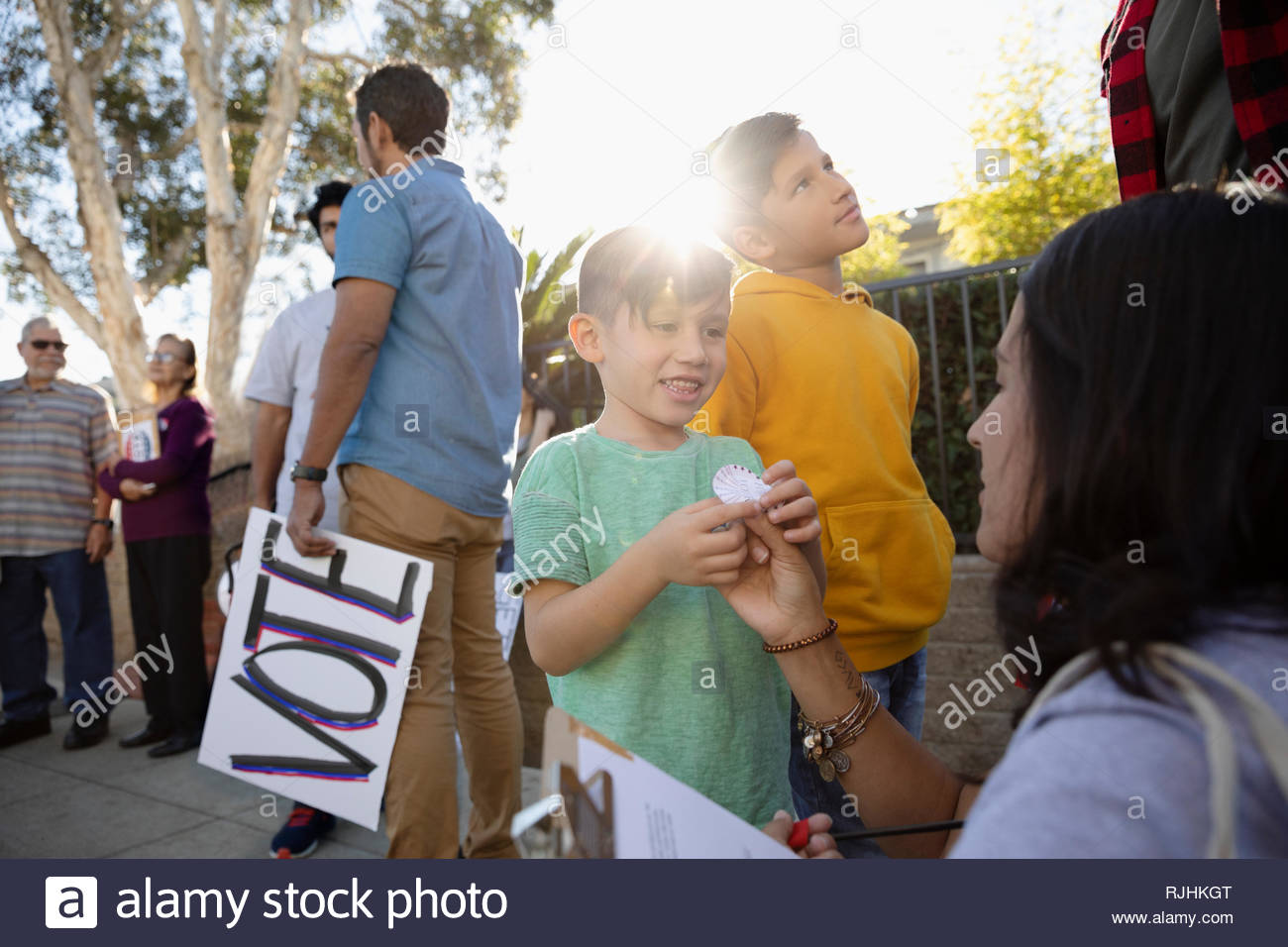 Children voting family hi-res stock photography and images - Alamy