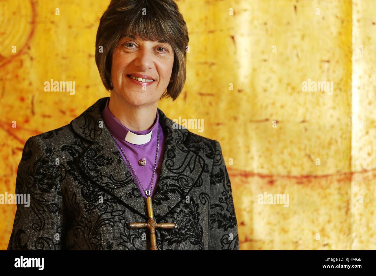 Priest reading bible england hi-res stock photography and images - Alamy