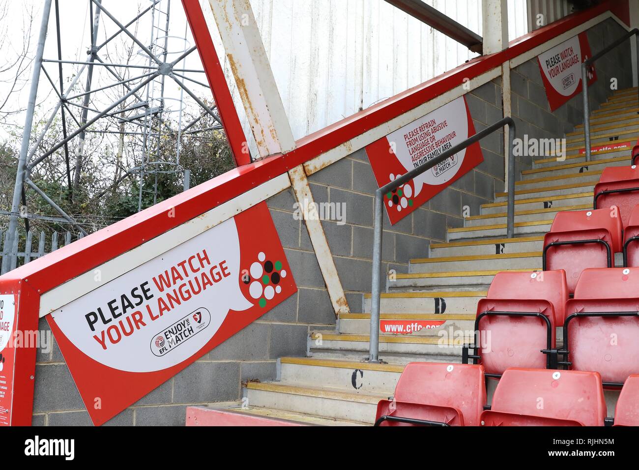 Centre pitch lines stadium hi-res stock photography and images - Alamy