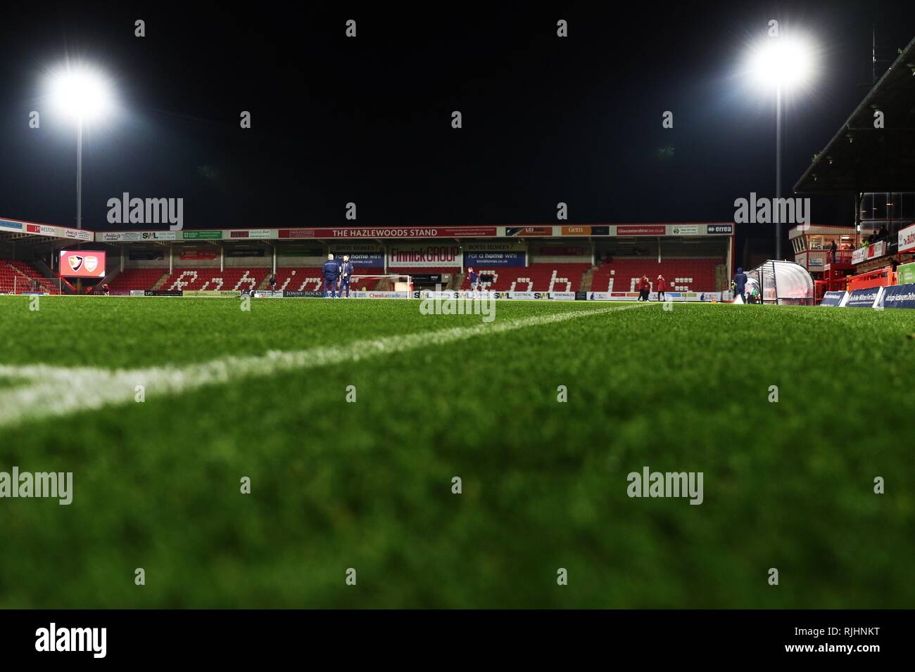 Centre pitch lines stadium hi-res stock photography and images - Alamy