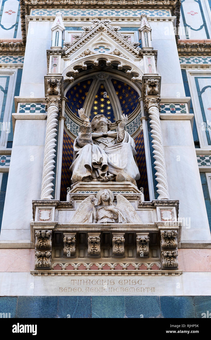 Duomo cathedral statue florence italy hi-res stock photography and ...