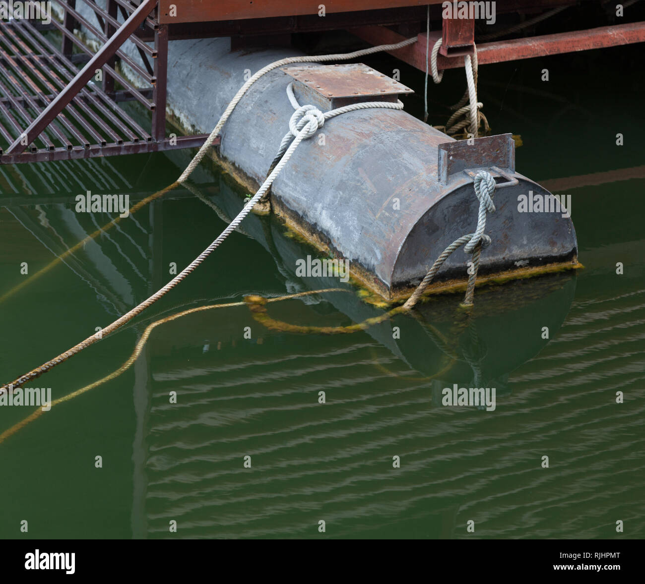 manmade fabricated floating cast iron pontoon platform welding ...