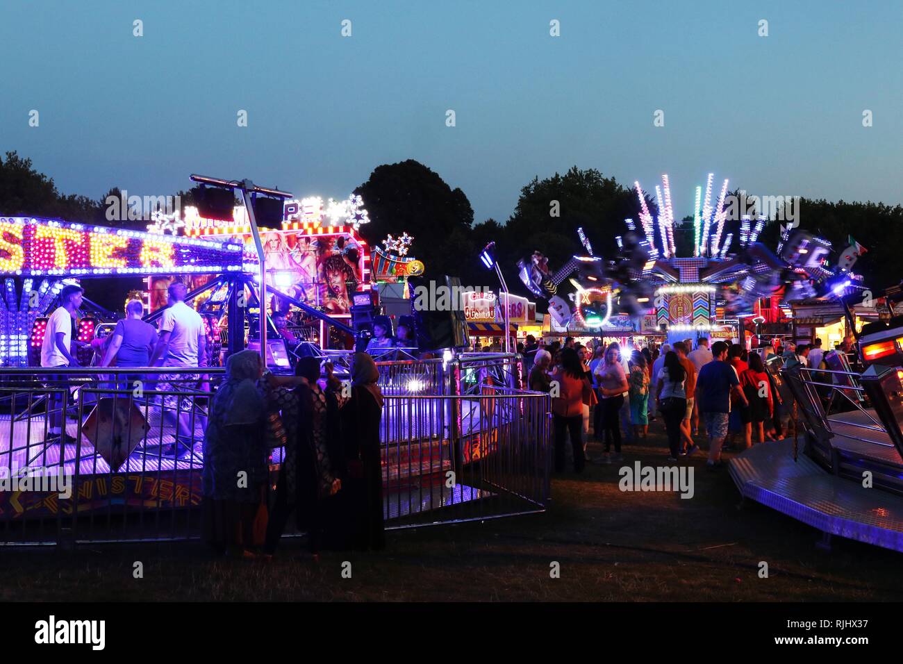 Fairground sideshows hi-res stock photography and images - Alamy