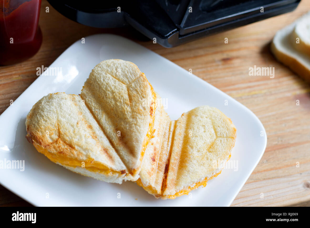 Sandwich maker hi-res stock photography and images - Alamy