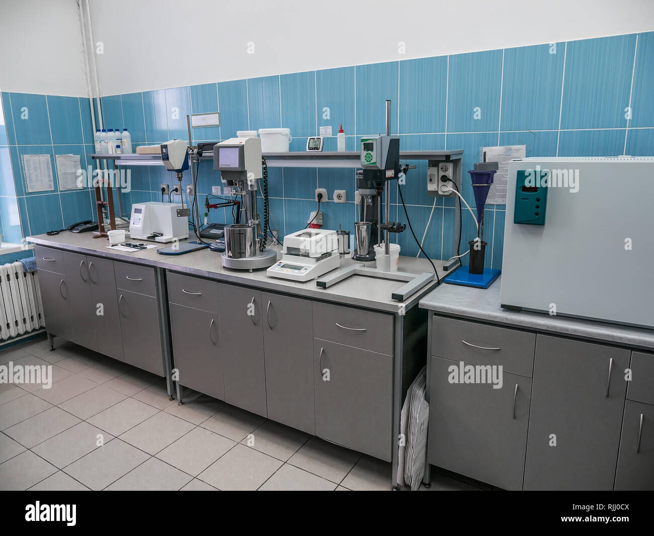 Pharmaceutical product development hi-res stock photography and images ...