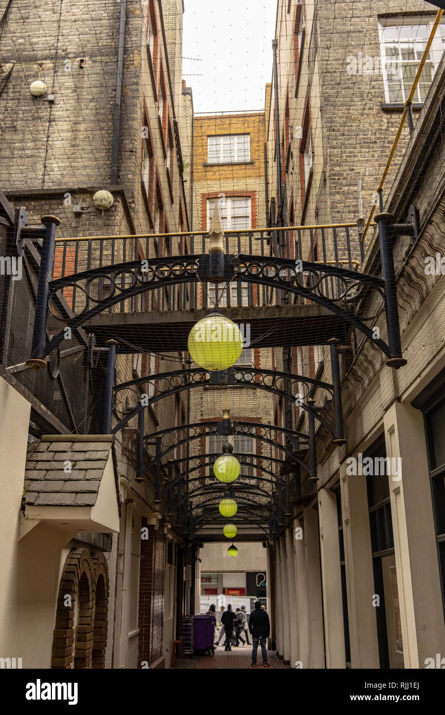 Victorian alley way in London Stock Photo - Alamy