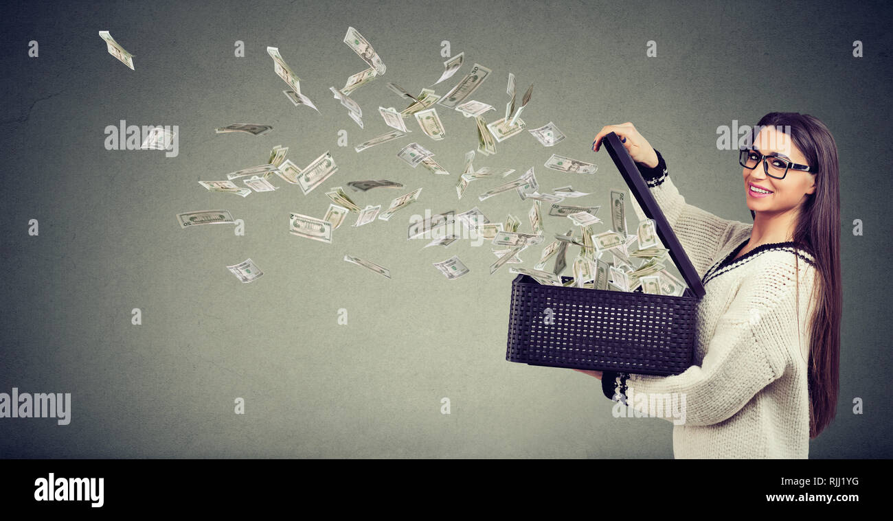 Money flying hi-res stock photography and images - Alamy