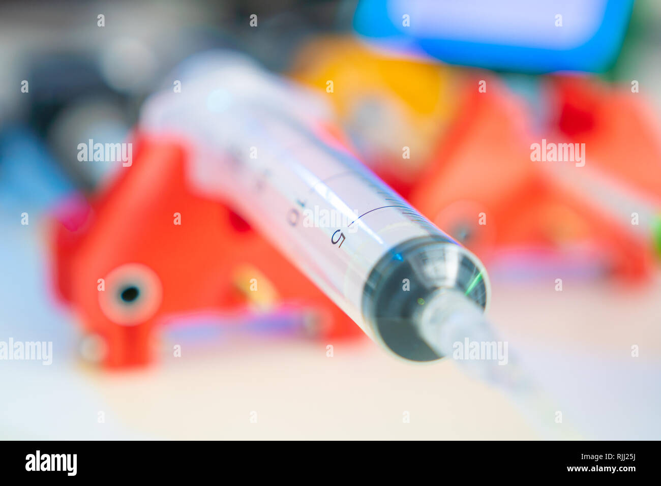 Syringe pump hi-res stock photography and images - Alamy