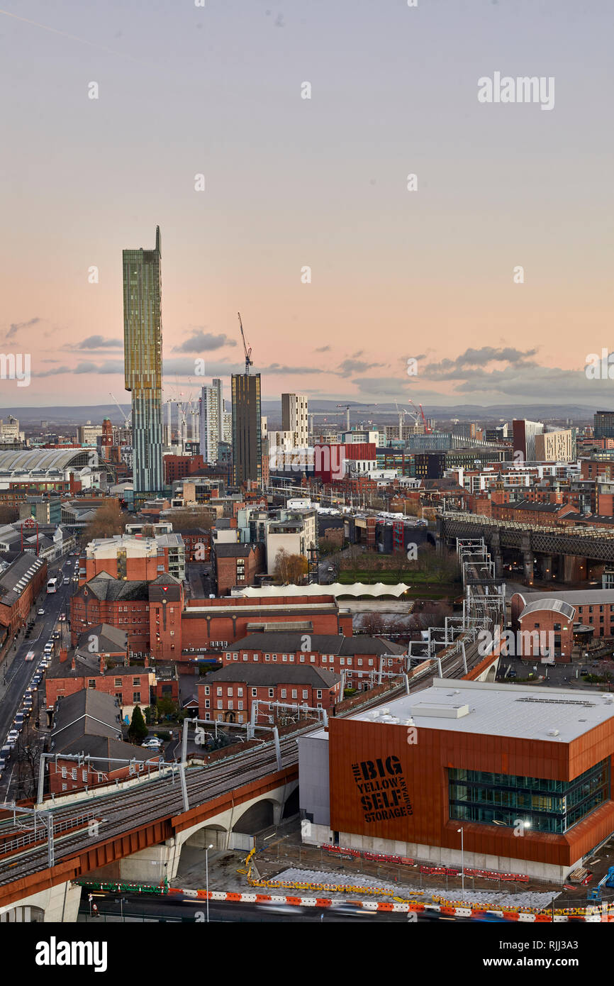 Manchester skyline beetham tower hi-res stock photography and images ...