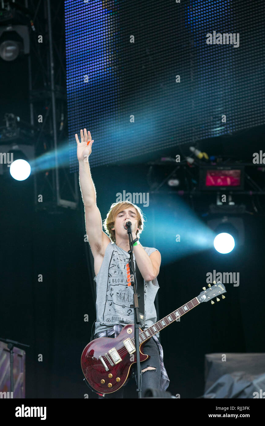 Tom fletcher from the band mcfly performs on stage hi-res stock ...