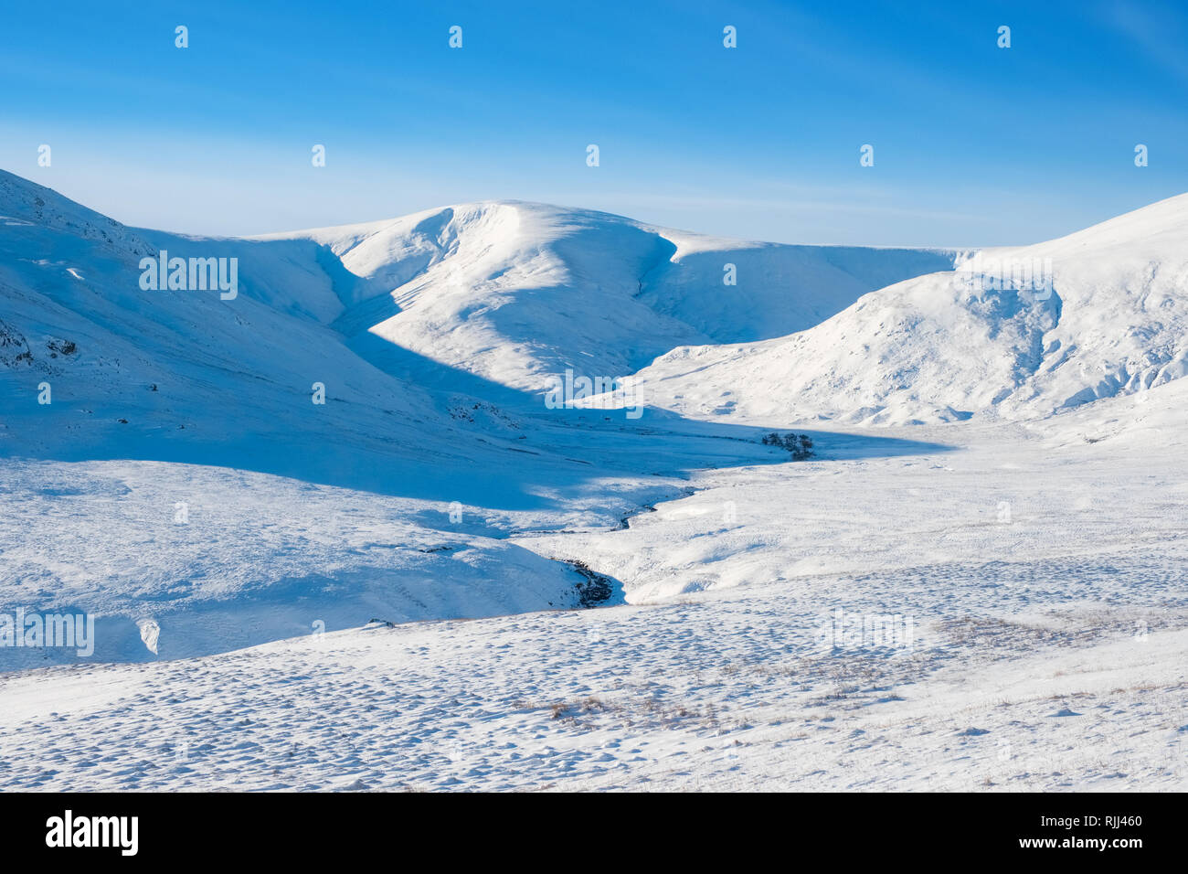 The Dodds from Matterdale Common with a covering of winter snow, Lake ...