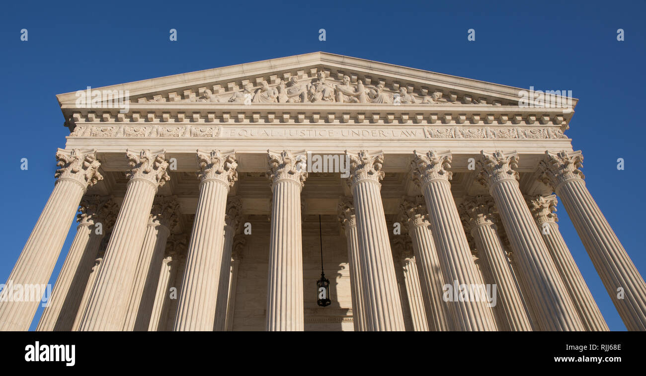 Us supreme court building hi-res stock photography and images - Alamy