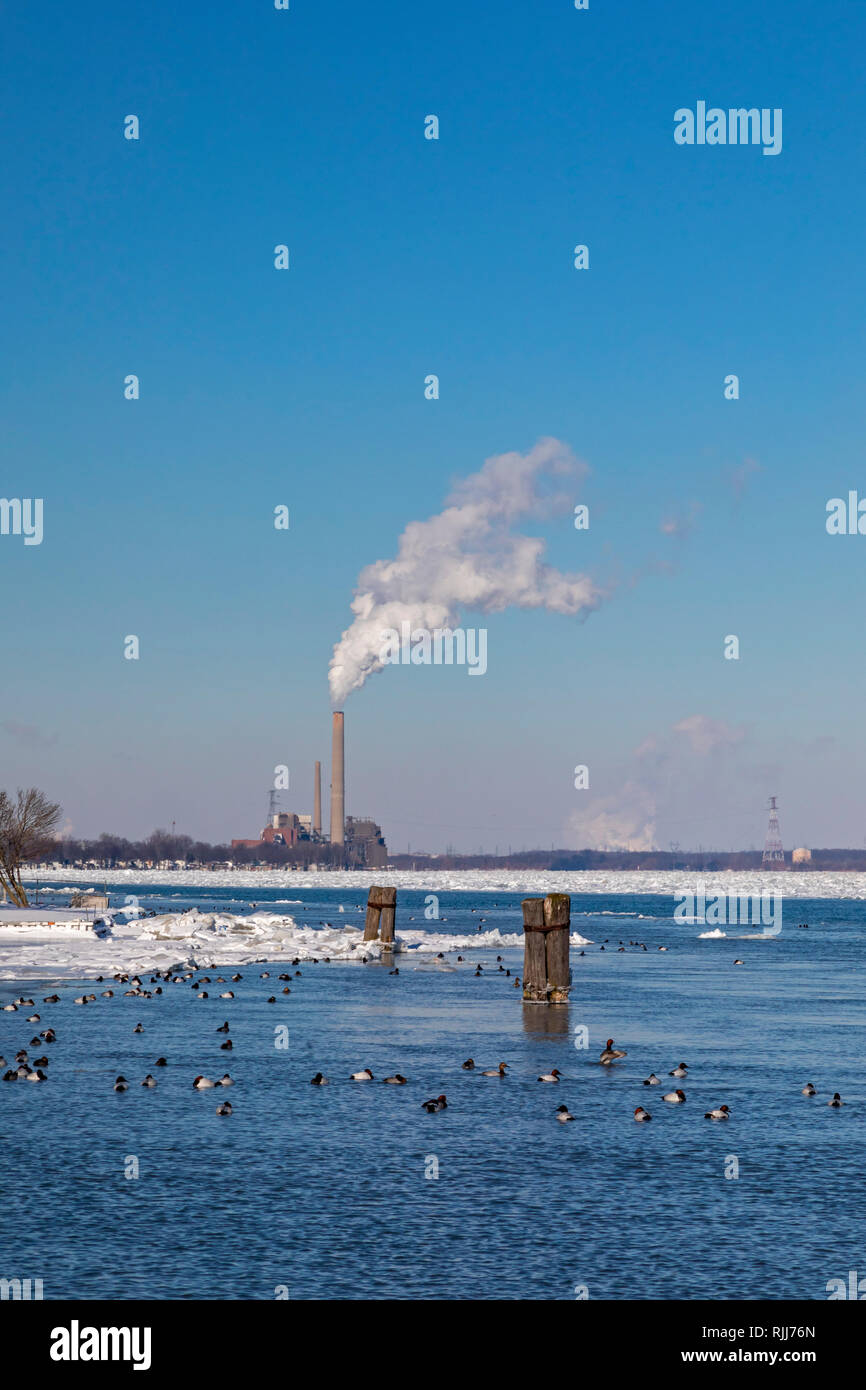 Marine City, Michigan - DTE Energy's coal-fired St. Clair power plant ...