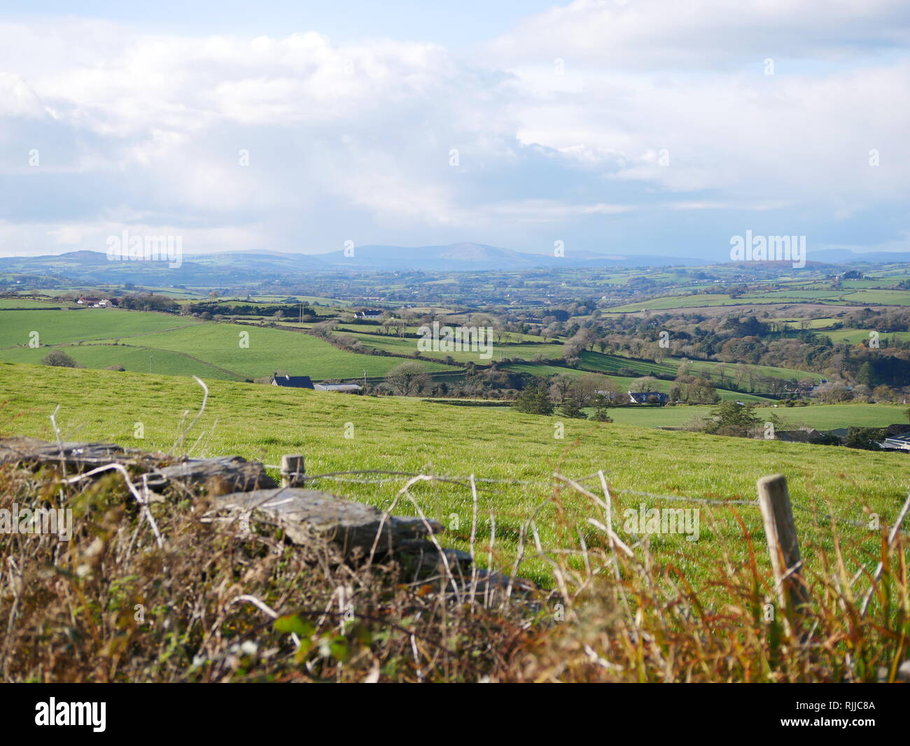 Rural landscape stone walls hi-res stock photography and images - Alamy