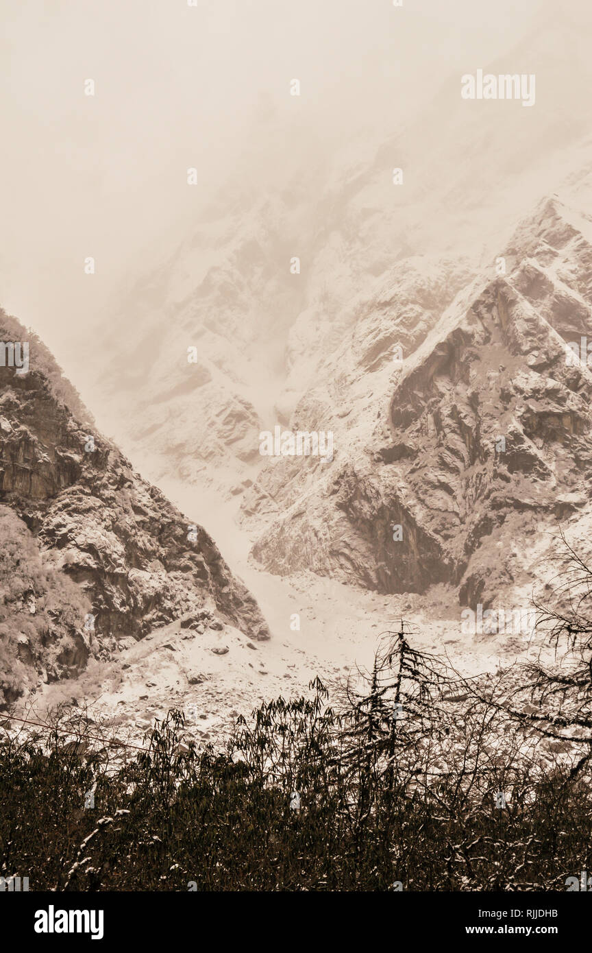 Snow-capped mountain peaks. Frozen landscape Himalayan mountain valley ...