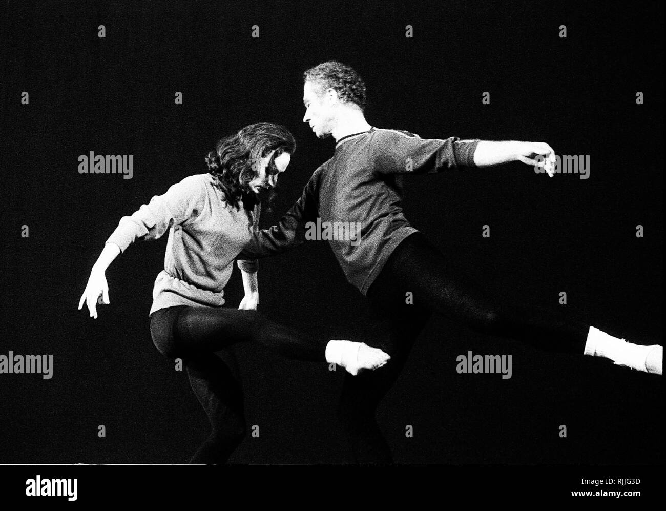 Variations V - Merce Cunningham Dance Company, Théâtre des Champs ...