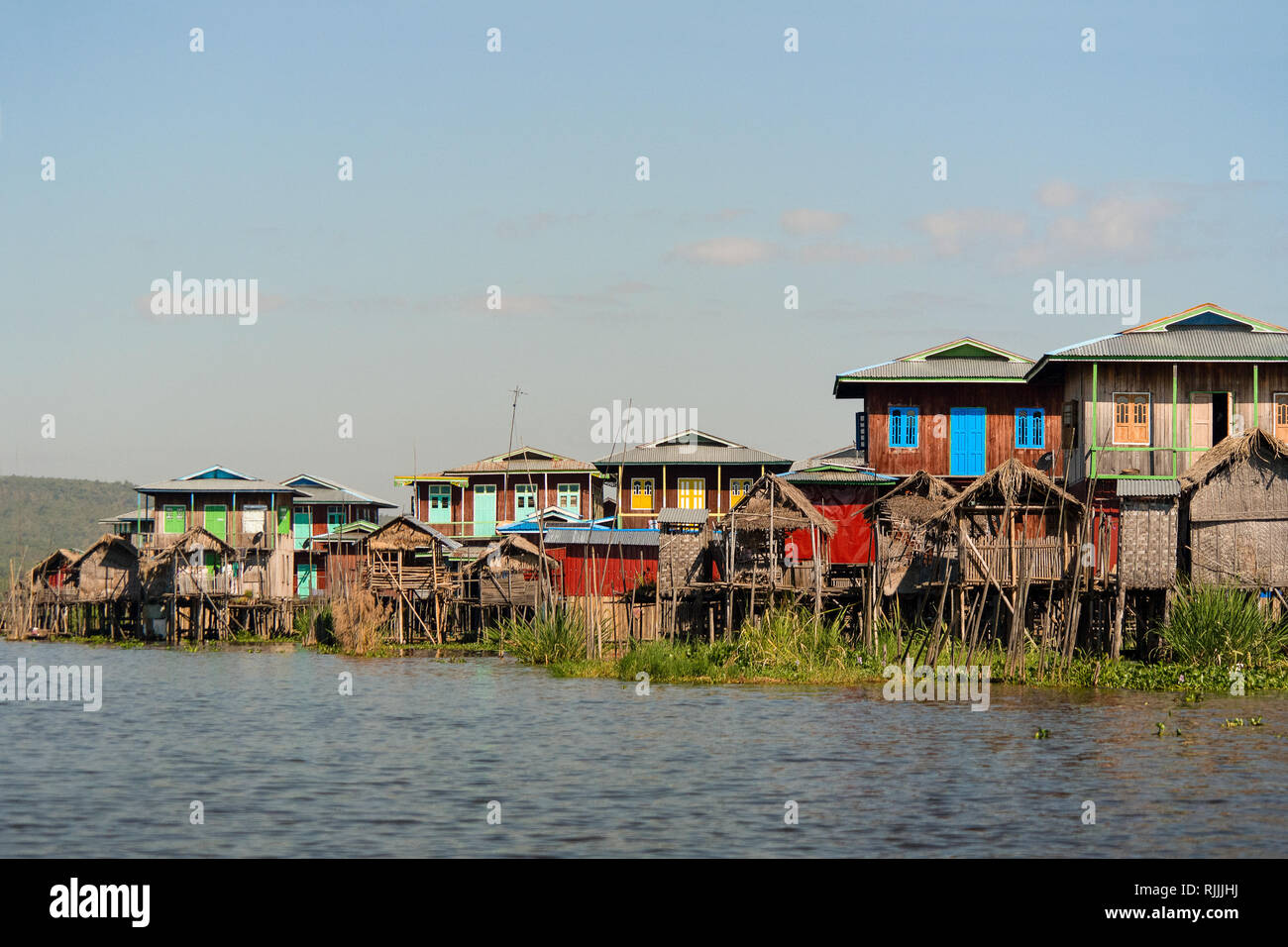 Traditional burmese architecture hi-res stock photography and images ...