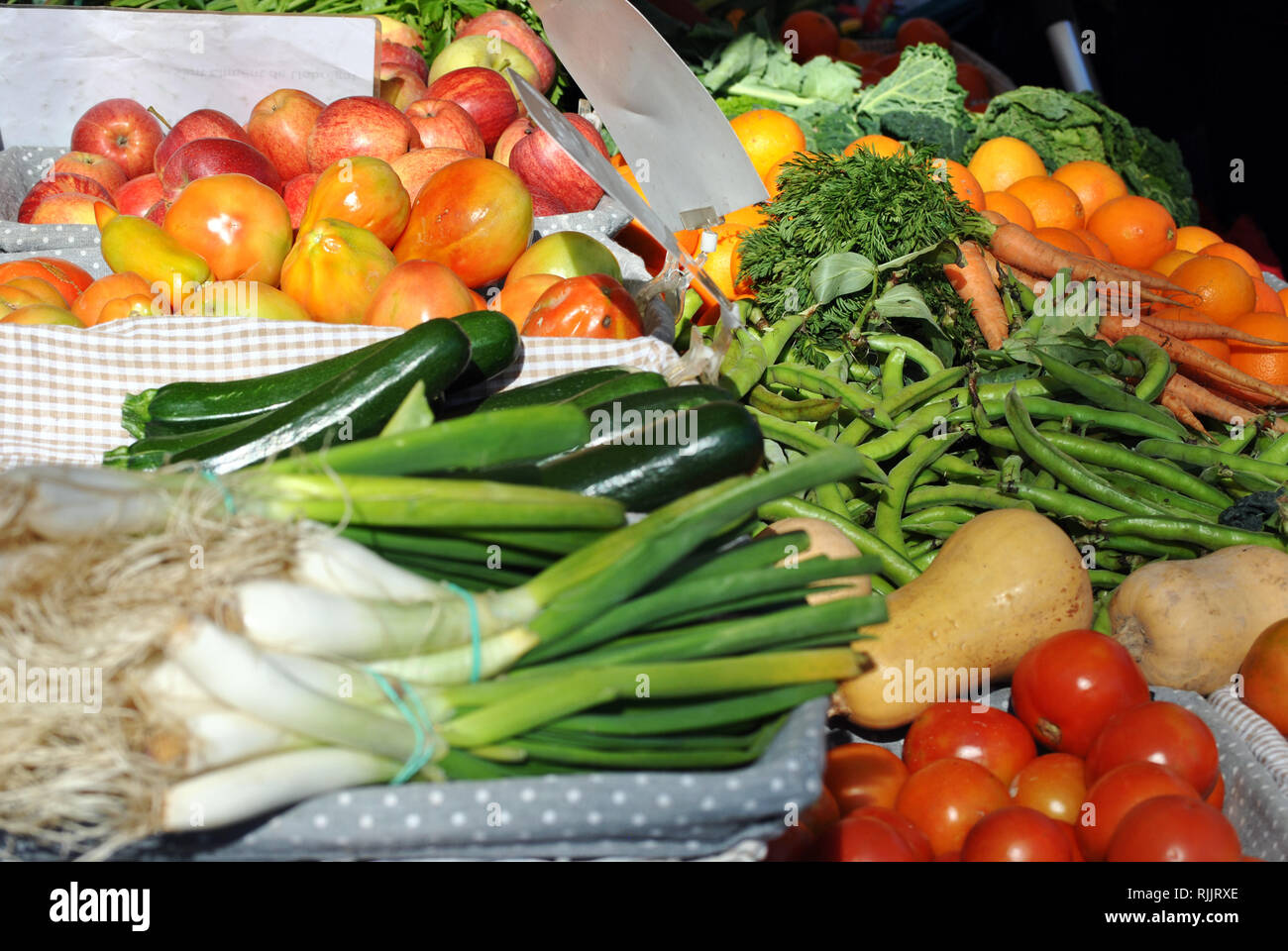 Real vegetable hi-res stock photography and images - Alamy