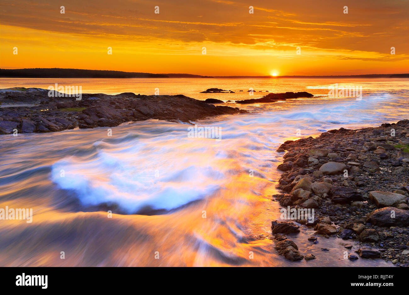 Reversing falls rapids hi-res stock photography and images - Alamy