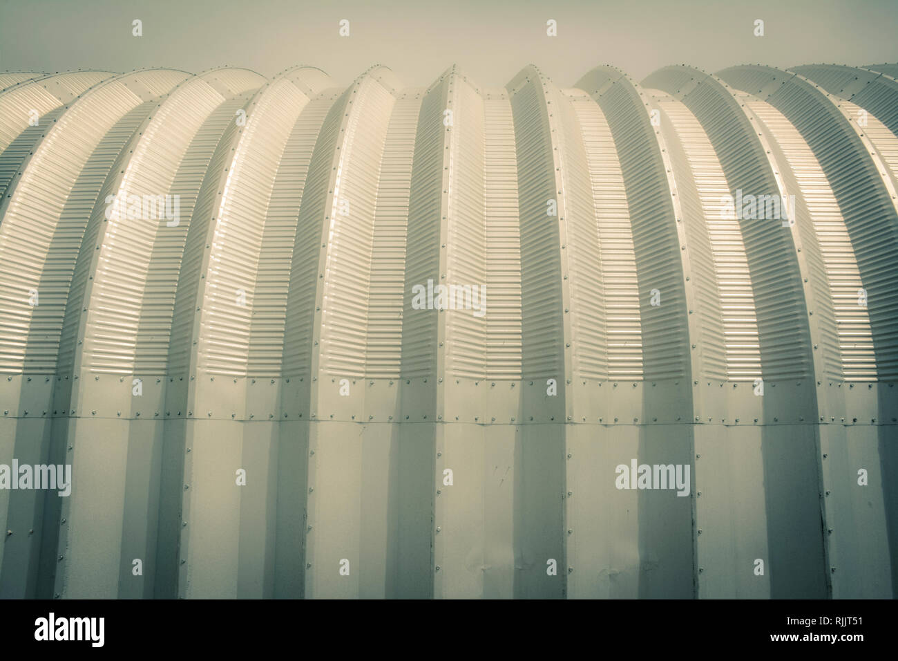 Half round metal agricultual bulding hi-res stock photography and ...