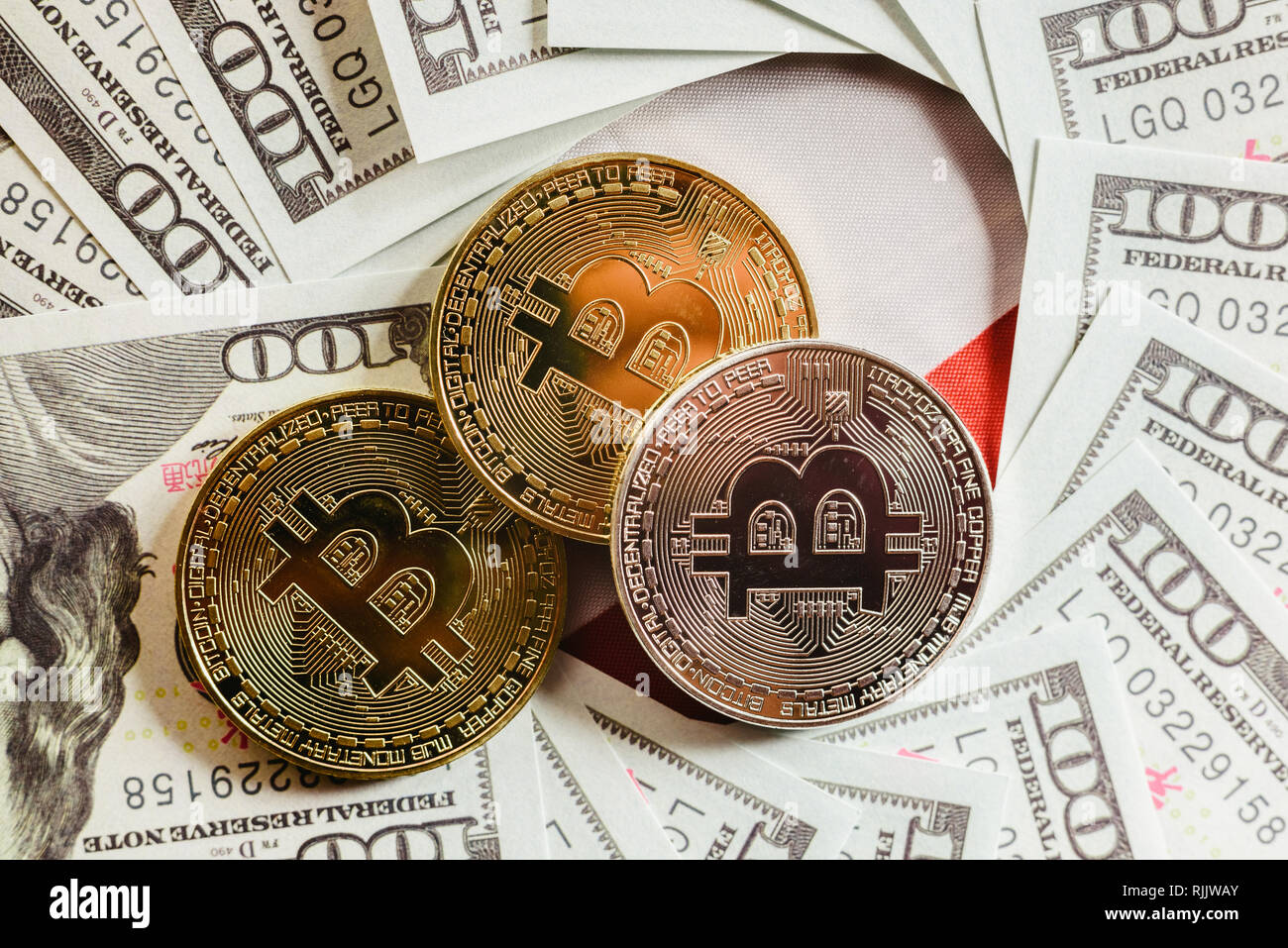 Silver bitcoins dollar bills hi-res stock photography and images - Alamy