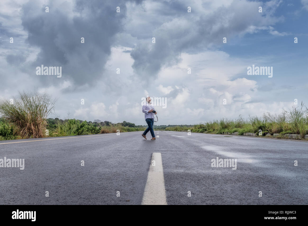 Angola road sign hi-res stock photography and images - Alamy