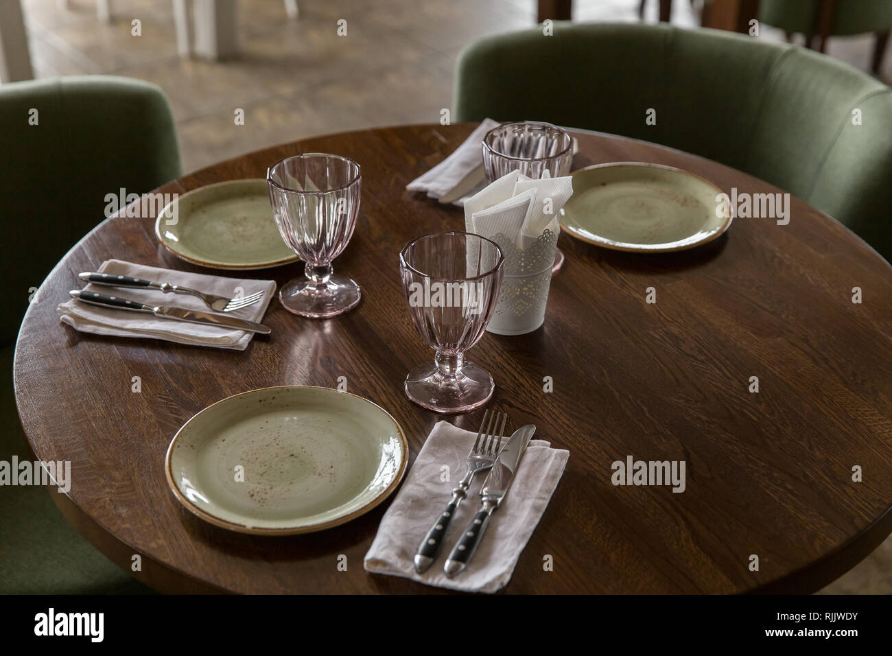 Restaurant interior. Set the table in the restaurant Stock Photo - Alamy