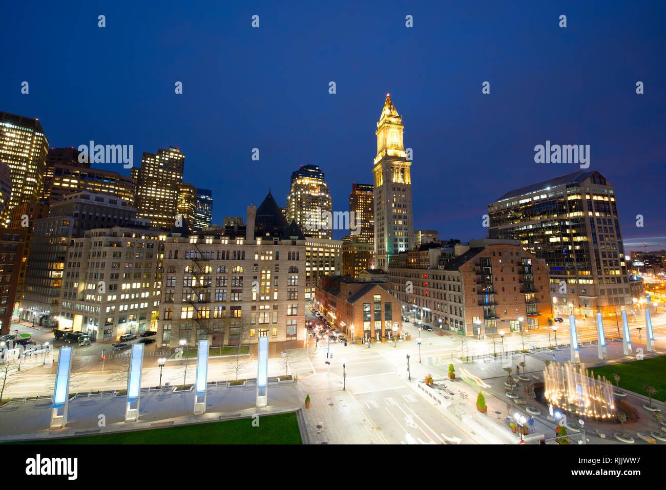 State House Boston Night Stock Photos & State House Boston Night Stock ...