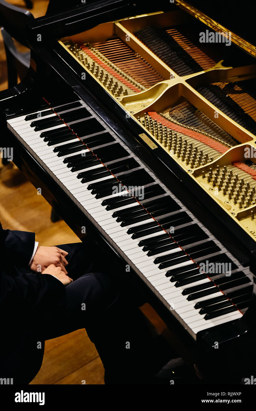 Classical pianist concert perform hi-res stock photography and images ...