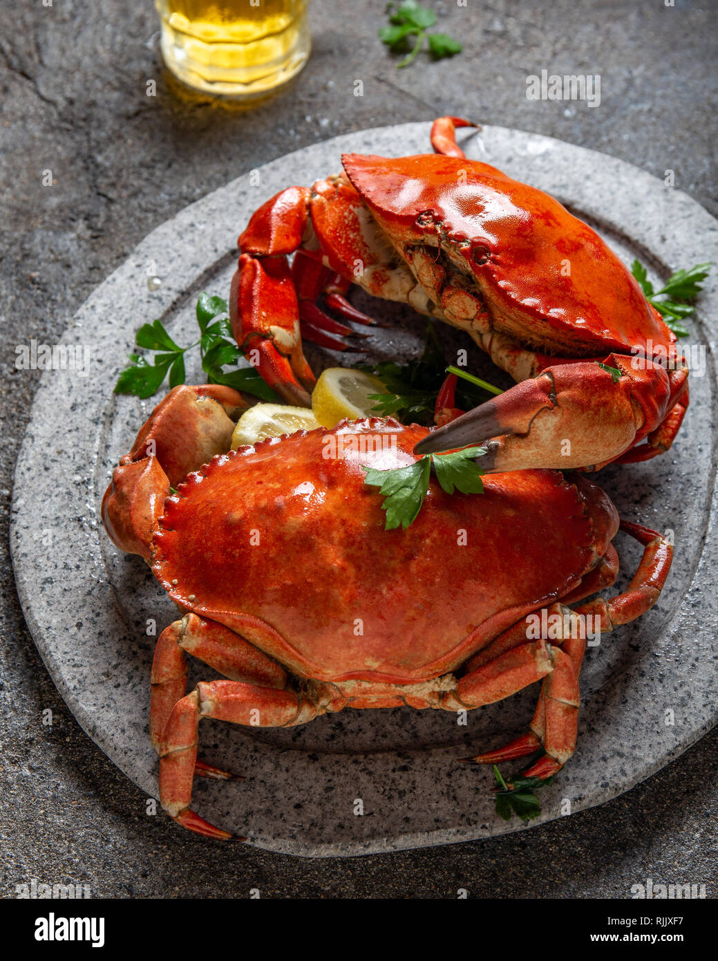 Whole crab hi-res stock photography and images - Alamy